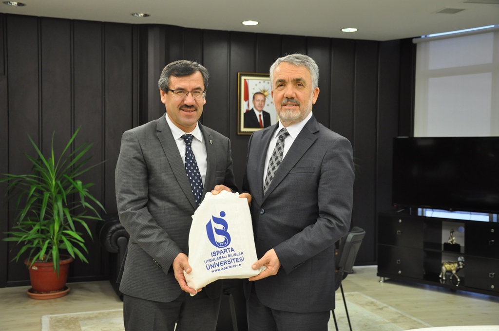 Isparta Uygulamalı Bilimler Üniversitesi Rektörü Prof. Dr. İbrahim ...