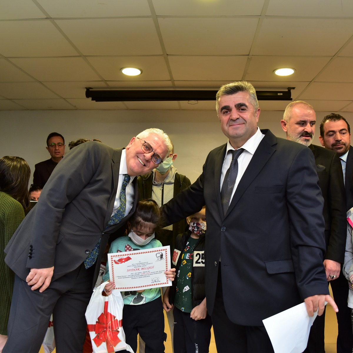 Report Card Happiness of Students in Türkiye’s First Hospital Class ...