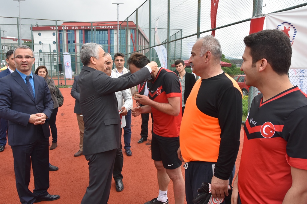 Şampiyon Yaşar Doğu Spor Bilimleri Fakültesi | OMÜ | Ondokuz Mayıs ... Şampiyon Yaşar Doğu Spor Bilimleri Fakültesi | OMÜ | Ondokuz Mayıs ...